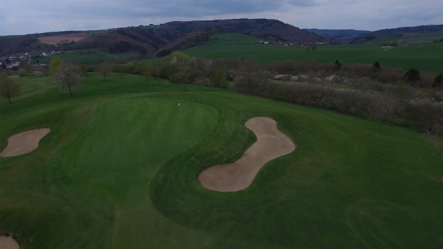 Enter-Horizon-Luftaufnahme-Golf-Resort-Bitburger-Land-Header-Bahn-18 ...